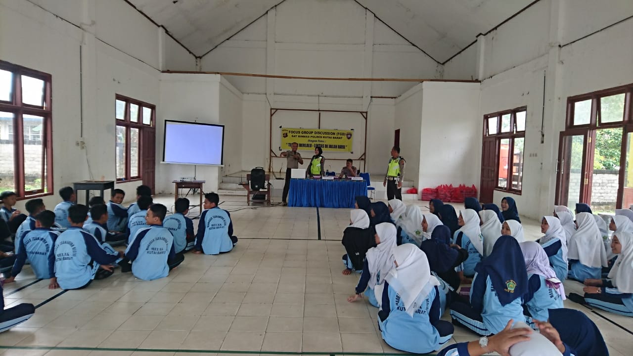 Datangi Sekolah-Sekolah, Polres Kubar Gelar Sosialisasi Tertib lalu Lintas dan Bahaya Narkoba ...