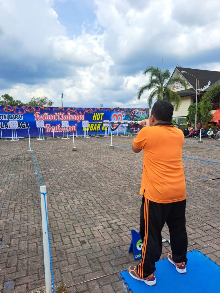 LOMBA SUMPIT TRADISIONAL DALAM RANGKA ACARA DAHAU HUT KUBAR KE-23 ...